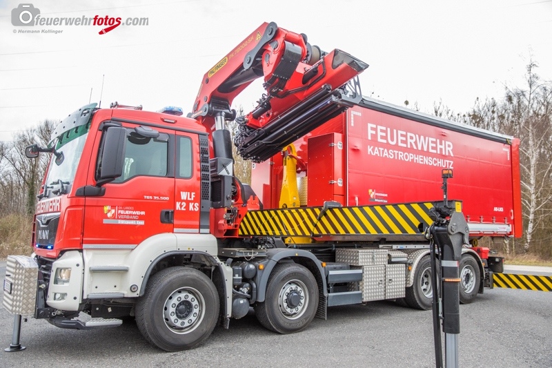 WLF-K2 der Feuerwehr Enns (4 Achser, 74 mt-Kran) – Feuerwehrfotos.com